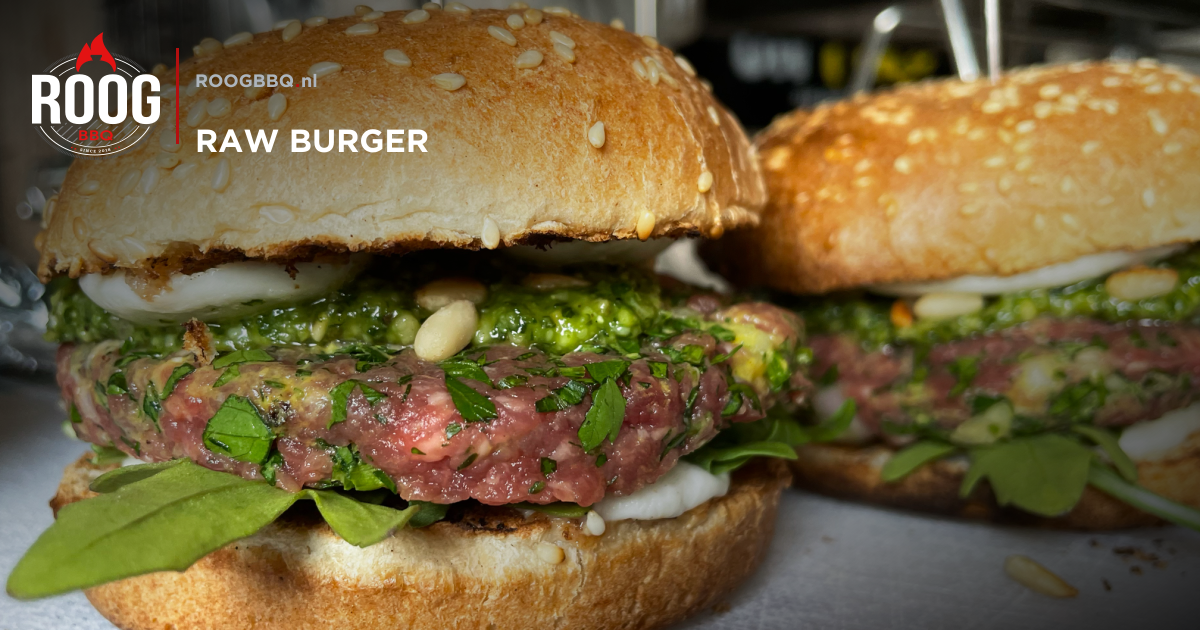 Raw burger met pesto, pijnboompitten, rucola en mozzarella • Roog BBQ